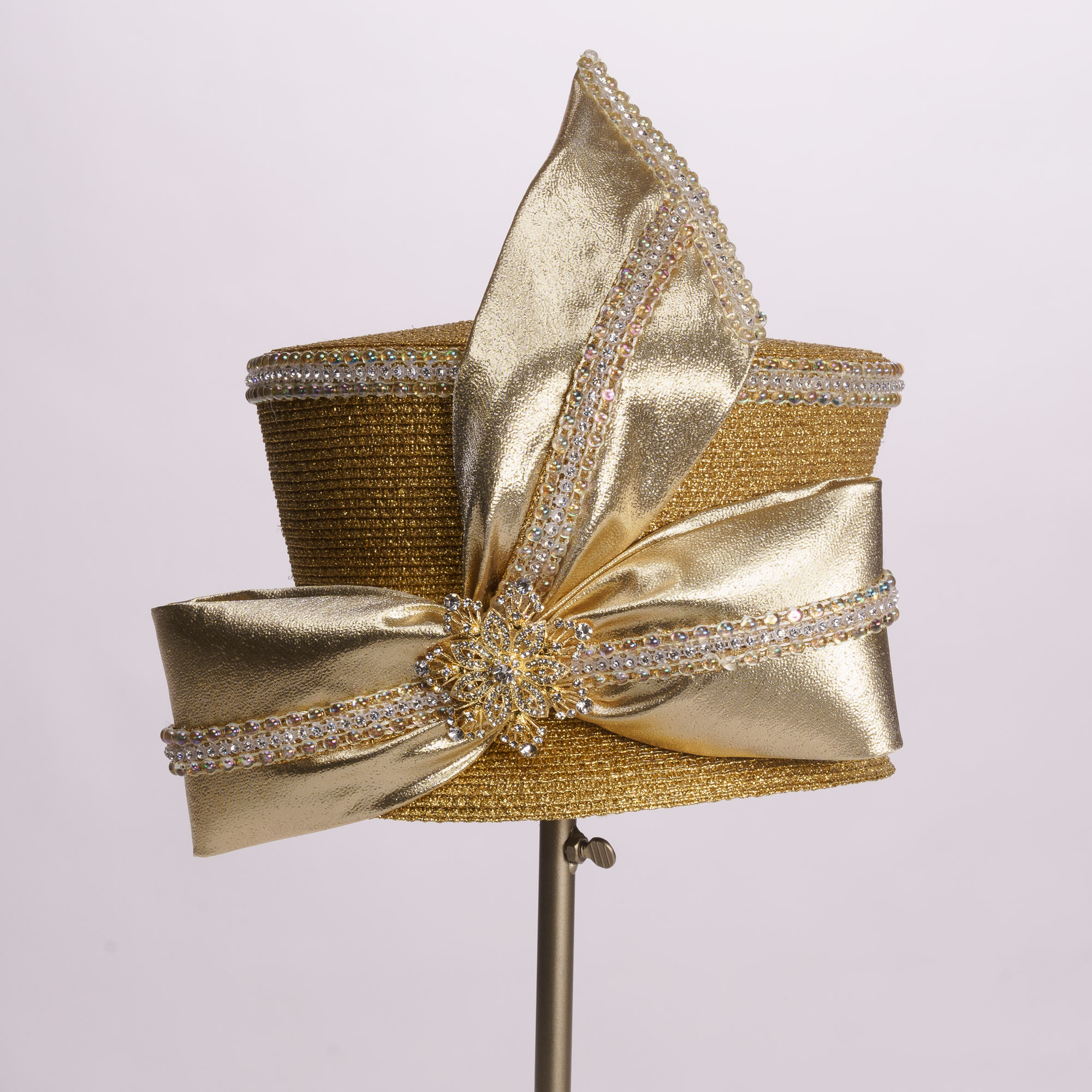 Gold Metallic Lady Top Hat Embelish Lamay Bow And Brooch | SUN YORKOS